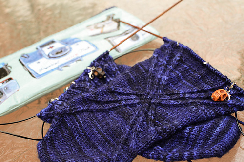 Ravelry: Manolo pattern by Yarnissima