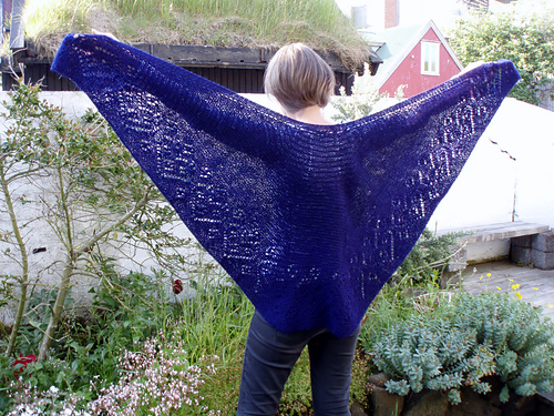 Ravelry: Faroese Shawl pattern by Olivia Joensen
