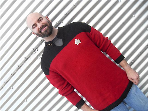 Ravelry: He's Not An Extra pattern by Julia Vesper