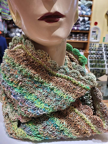 Ravelry: Dragon Scale Cowl pattern by Sharon Boxshall