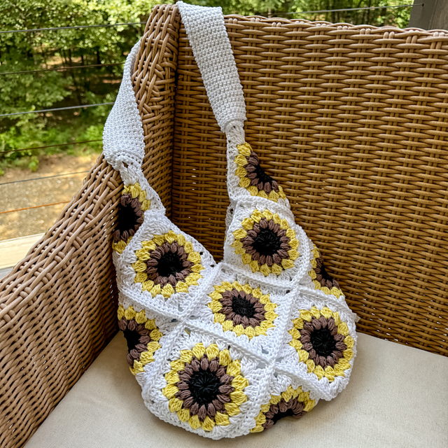 Ravelry: Granny Square Sunflower Bag pattern by Kylee Keller