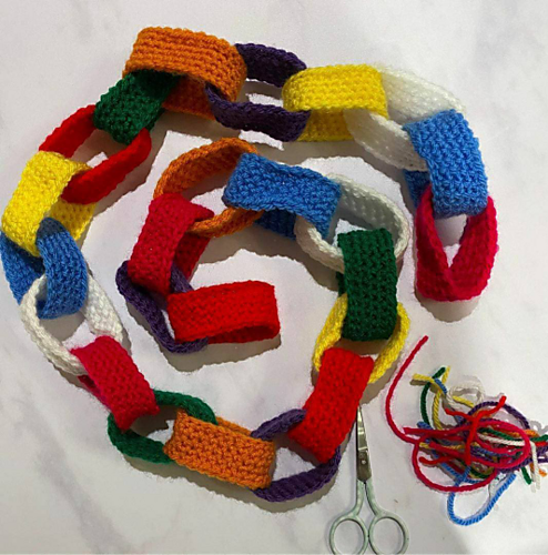 Ravelry: Christopher Chain - crochet paper chain garland pattern by ...