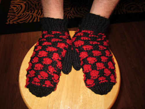 Ravelry: Chunky Newfoundland Mittens pattern by Carol Wingrove
