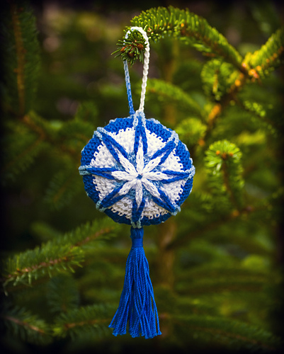 Ravelry: Mosaic Ball Ornaments pattern by Hearts & Wheels