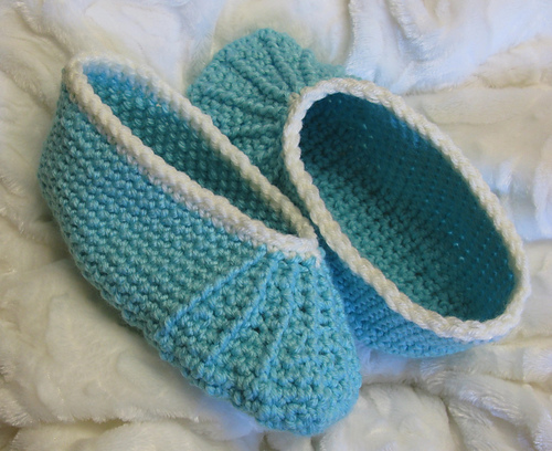 Ravelry: 44-Textured Slippers / Pantoufles à relief pattern by ...
