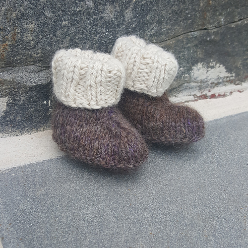 Ravelry: Baby Hug Boots pattern by marianna mel