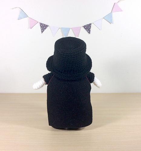 Ravelry: Tuxedo Mask Amigurumi pattern by 53stitches