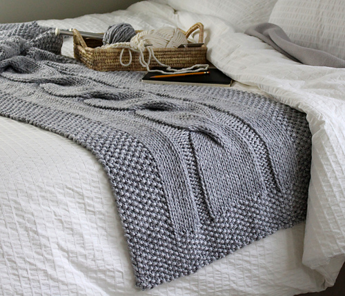My mom knit this bed runner! I think it’s beautiful. : r/knitting