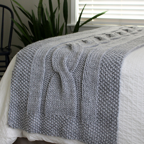 My mom knit this bed runner! I think it’s beautiful. : r/knitting