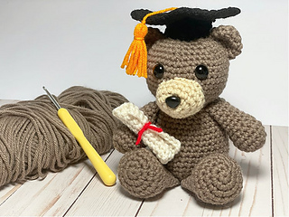 Ravelry: Graduation Bear pattern by Erica Dietz