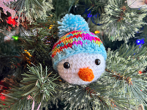 Ravelry: Snowman Bauble Head Ornament pattern by Erica Dietz