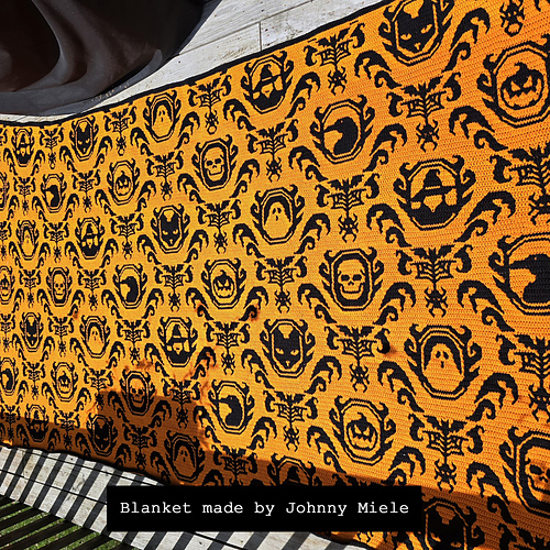 Ravelry: Gothica pattern by Alexis Sixel