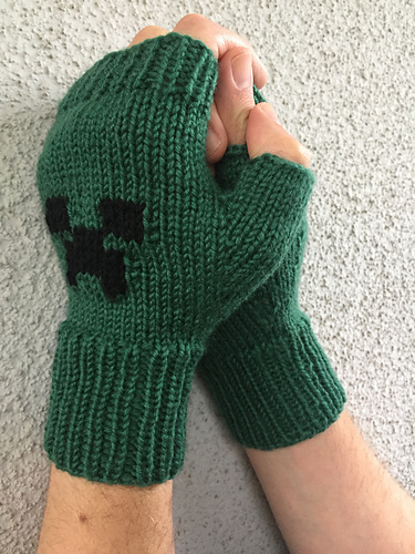 Ravelry: Minecraft creeper mittens pattern by 8-Bit Knit Nerd