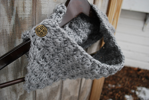 Ravelry: One Button Cowl pattern by Ashley M. Lillis