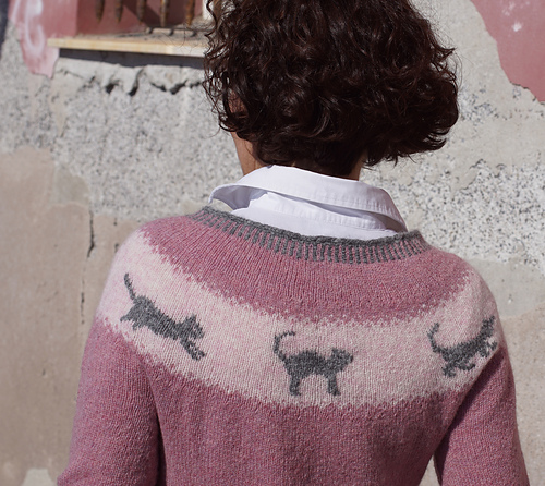 Ravelry: La Gatta pattern by Annalisa Dione
