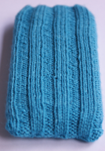Ravelry: Ribbed Phone Sweater pattern by Renée Kies