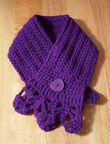 Ravelry: Lacy Neck Wrap pattern by Clotilde Menendez