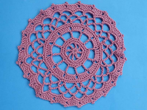Ravelry: Simple Doily pattern by AamraGul