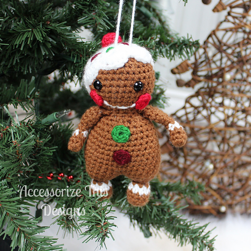 Ravelry: Gingerbread Photo Frame Ornament pattern by Darling Maple Designs