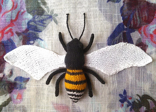 Ravelry: Queen Bee pattern by Sara Elizabeth Kellner