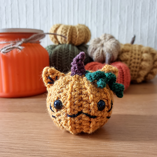 Ravelry: Mini Pumpkin Cat Amigurumi pattern by Valerica Codila