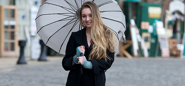 Ravelry: Slipstitch Mitts pattern by Zoe Clements