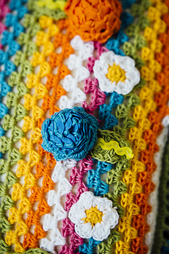 Ravelry: Ric Rac Flower Cushion pattern by Cassie Ward