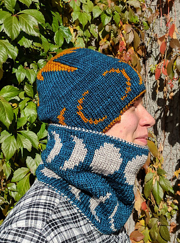 Ravelry: Lunar Phases Hat and Cowl pattern by Tania Richter