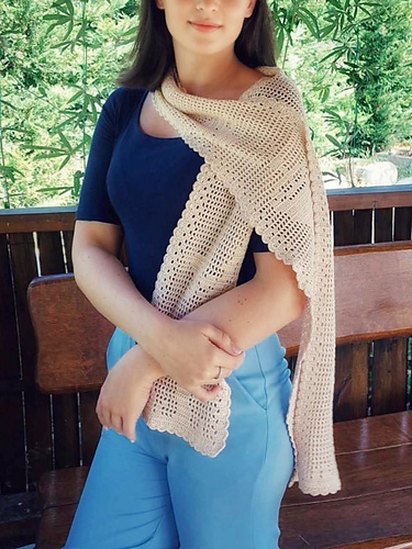 Ravelry: The smell of summer shawl pattern by Annamária Kovácsné Nagy