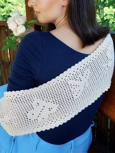Ravelry: The smell of summer shawl pattern by Annamária Kovácsné Nagy