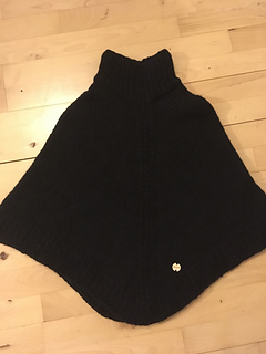 Ravelry: Aijska's Minjia Poncho Jr (03/18)