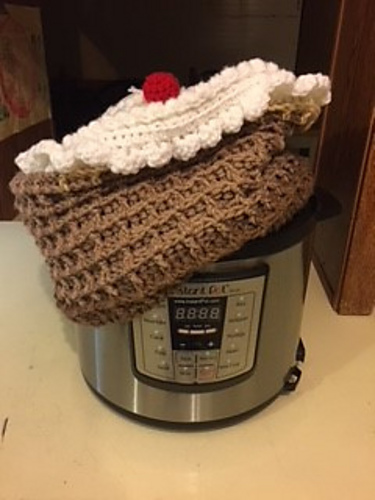 Ravelry: Instant Pot Cupcake Cover pattern by Trina Dusharm