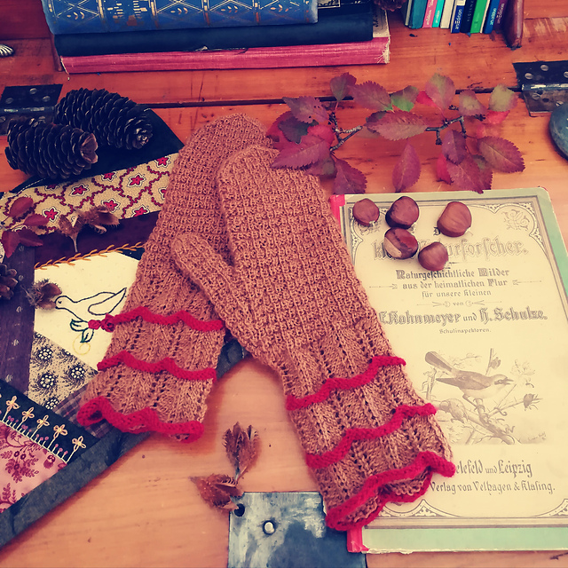 Ravelry: Mittens "Maria" pattern by Alexa's Atelier