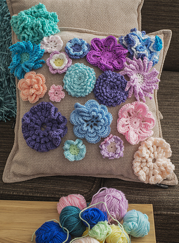 Ravelry: Flower Frenzy pattern by Ali Crafts Designs