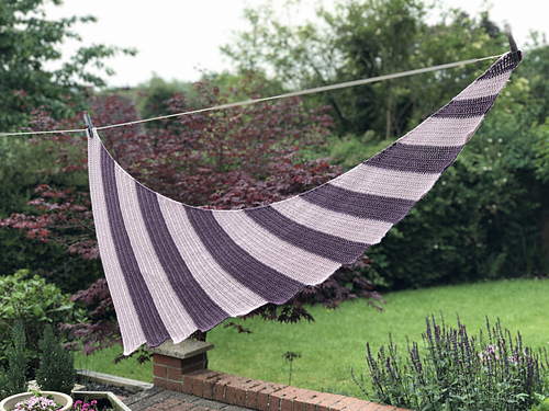 Ravelry: Olivia Shawl pattern by Ali Crafts Designs
