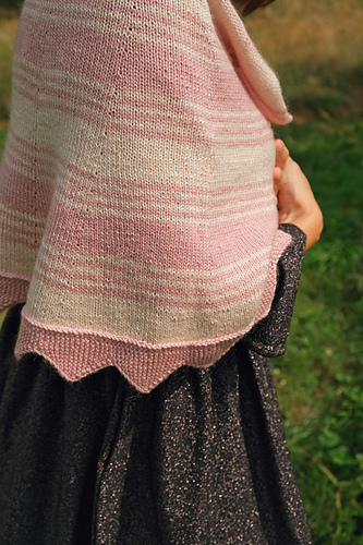 Ravelry: Châle Rivage pattern by Alice Hammer