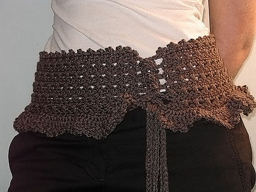 Ravelry: Ruffled Corset Belt pattern by Tricia Royal