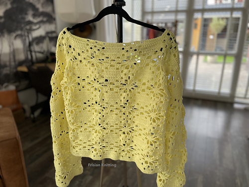 Ravelry: Flower sweater "Daisy" pattern by Frisian Knitting