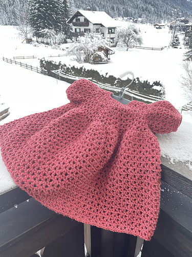 Ravelry: Baby dress Raspberry pattern by Frisian Knitting