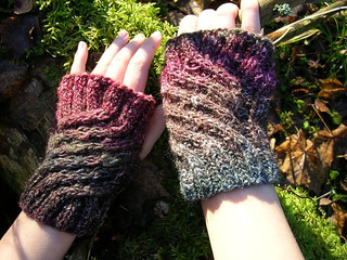 Ravelry: Alien's Purple gauntlets