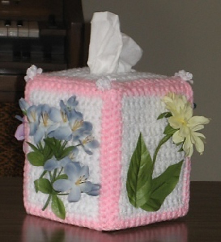 Ravelry: Floral Tissue Box pattern by Roseanna Beck