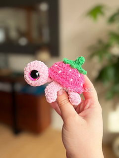 Ravelry: Berry Turtles pattern by Sara Stanford & Jade Gauthier-Boutin