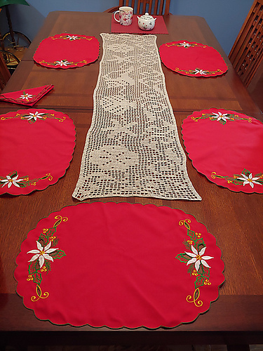 Ravelry: Sea Shell Table Runner pattern by Allegro Designs