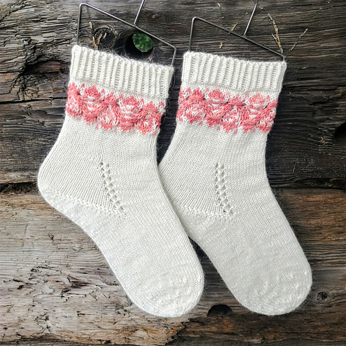 Ravelry: Alps pattern by Arella Seaton