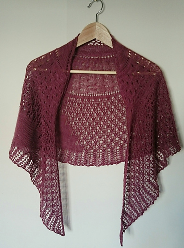 Ravelry: Half Circle Dreamy Moon Shawl pattern by Nuria Pastor