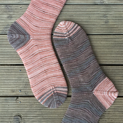 Ravelry: Mostly Lazy pattern by Tam Rankin