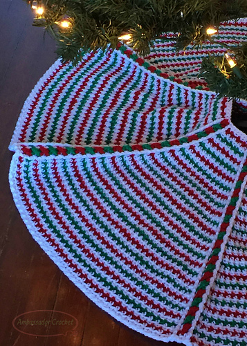 Ravelry: Holiday Magic Christmas Tree Skirt pattern by Kristine Mullen