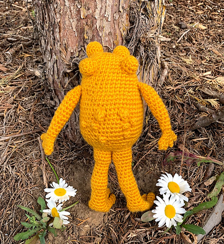 Ravelry: Toad of "Frog and Toad" pattern by Amicocopop