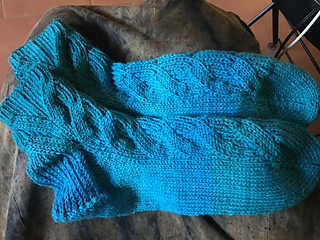 Ravelry: AmeValeska's Rose of Jericho Socks