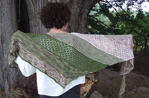 Ravelry: Ngahuru Shawl pattern by Elizabeth Nihoniho